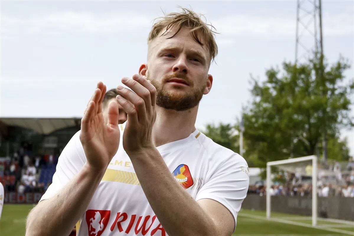 Indonesische baby Melvin dankzij Platje, Bojan wordt columnist