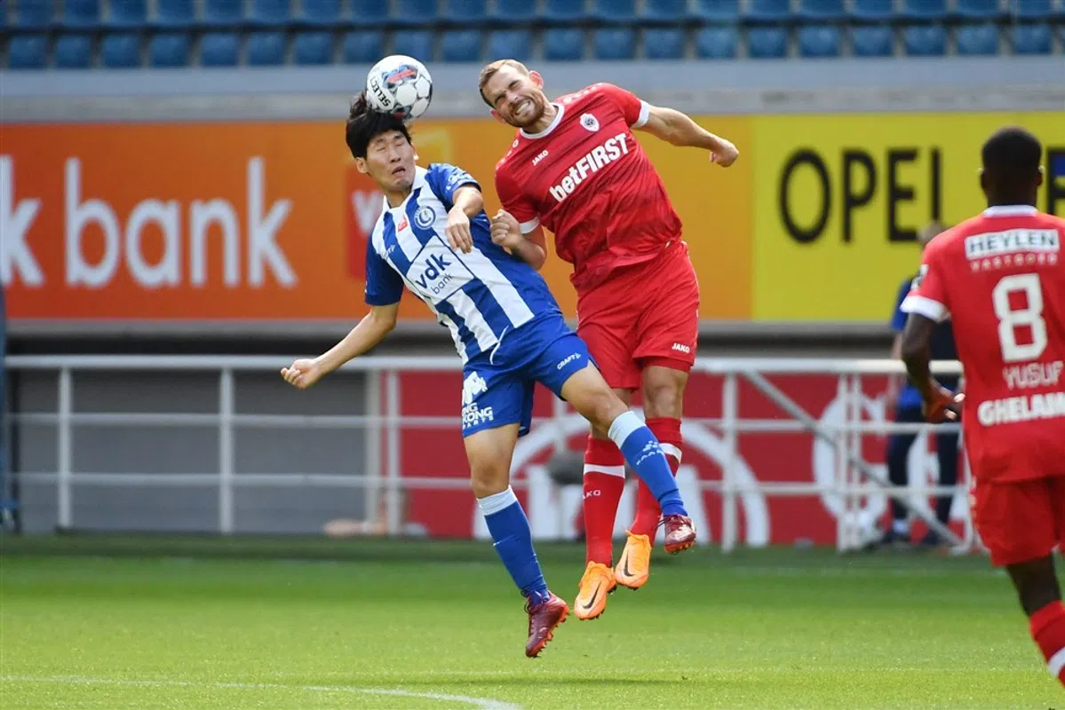 Van Bommel blijft foutloos met Antwerp mede dankzij eerste goal Janssen
