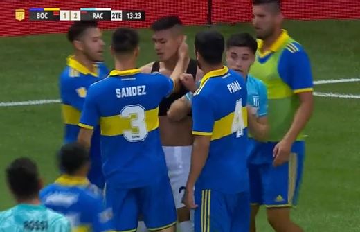 Argentijnse bekerfinale ontspoort: 10 rode kaarten en totale chaos