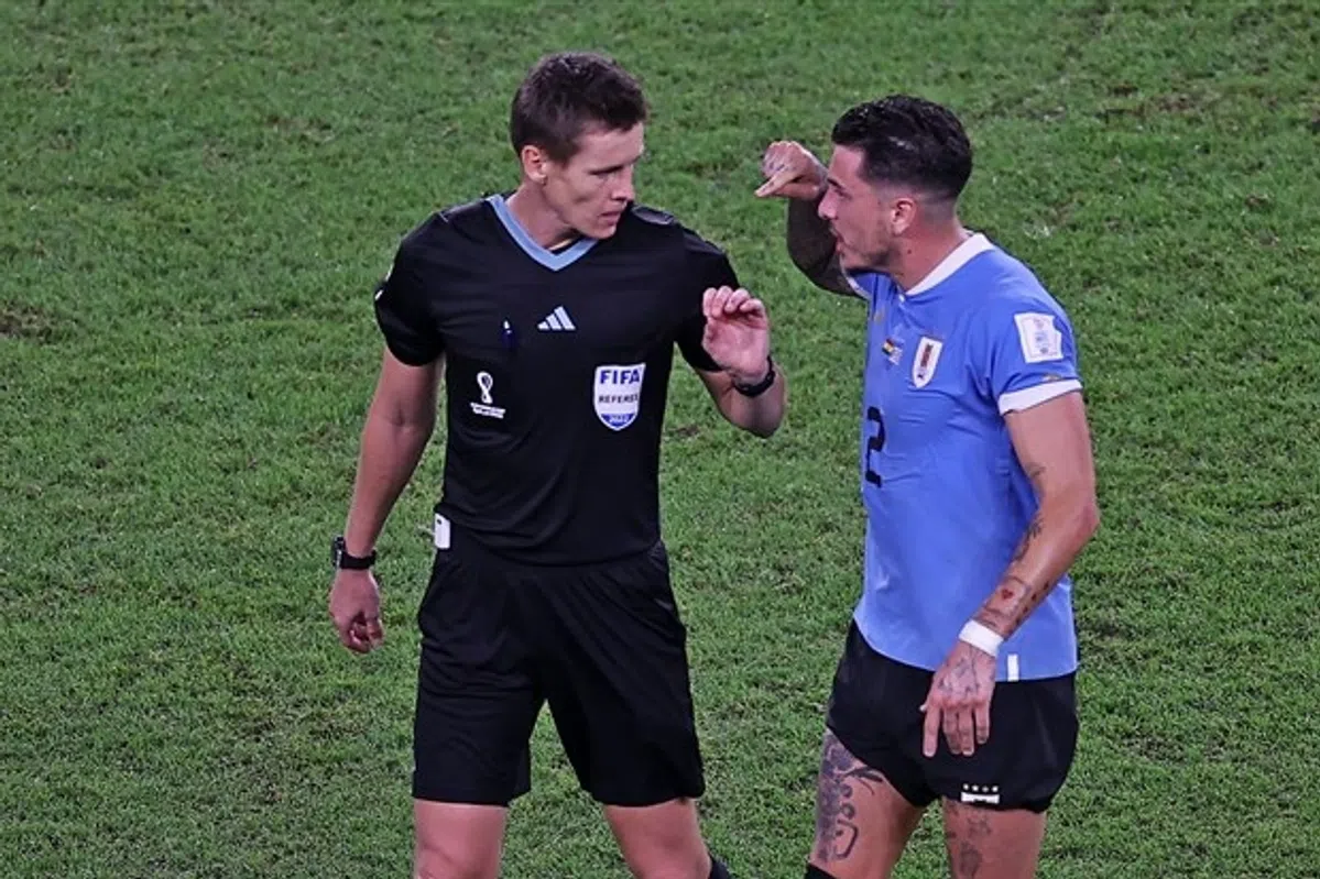 'Zware schorsing dreigt voor Giménez na woede-uitbarsting richting arbiter'