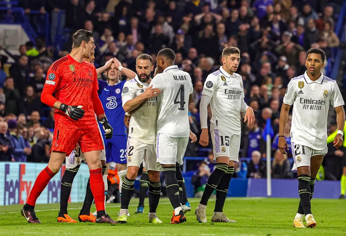 Courtois dient Chelsea-fans van repliek: 'Dan pas ik mijn gedrag ook ...