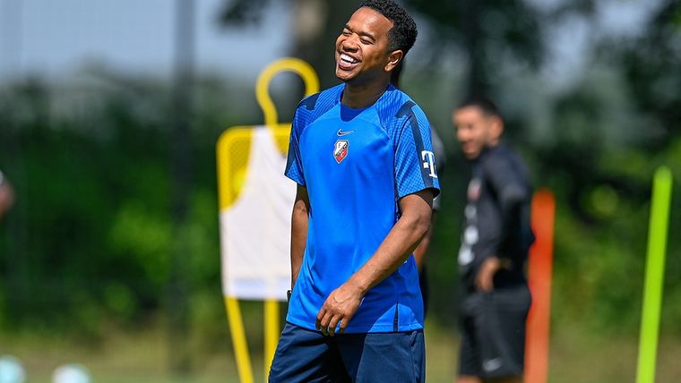 Emanuelson terug op oude nest: 'Als je hoort dat Ajax interesse heeft...'