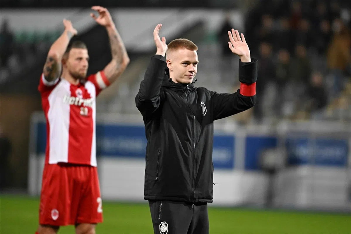 Van Bommel ziet toptalent voor 25 miljoen naar Atlético verkassen