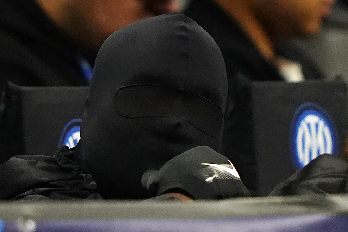 AC Milan houdt Inter voor de gek met bezoek onherkenbare Kanye West