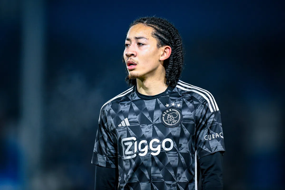 Teruggekeerde Fitz-Jim krijgt geen minuut bij Ajax: 'Voor hem is het ...