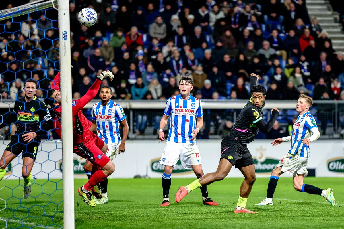 Van der Hart: 'Moet een reflex geweest zijn, ga nu wel een wereldpot ...