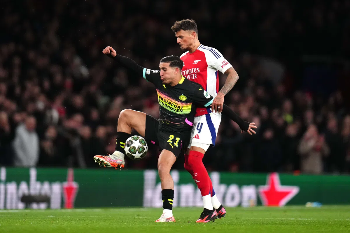 Engelse pers geniet van PSV-supporters en Driouech' gelijkmaker