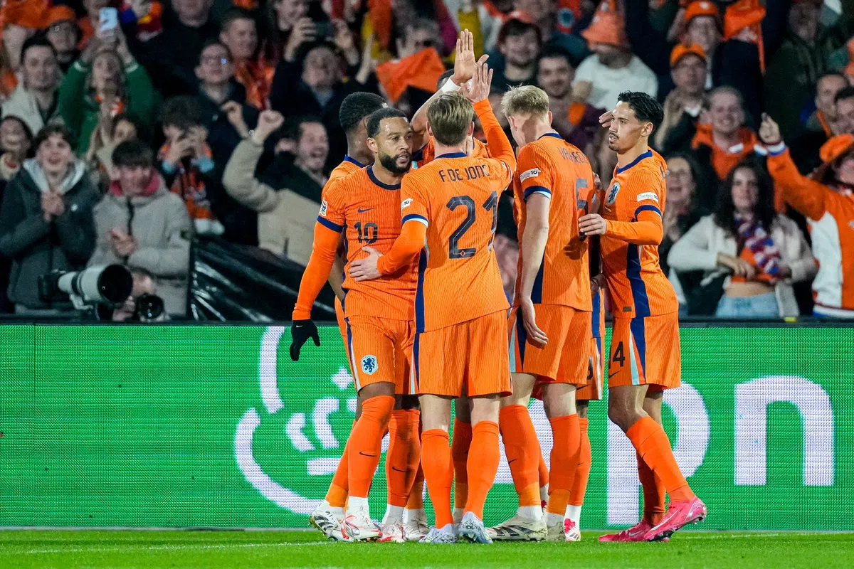Van der Vaart ziet 'fris' Oranje en heeft boodschap voor Gullit
