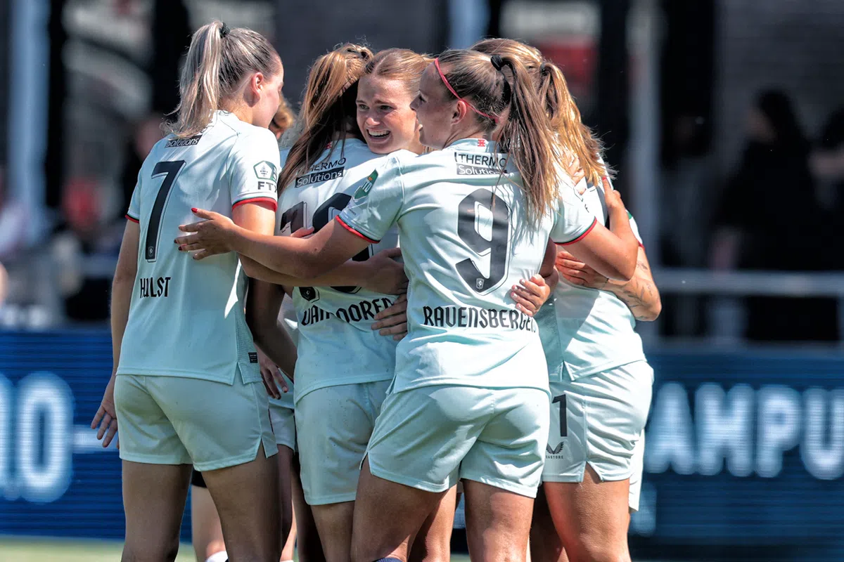 Vrouwen FC Twente winnen voor vierde keer KNVB-beker ten koste van PSV