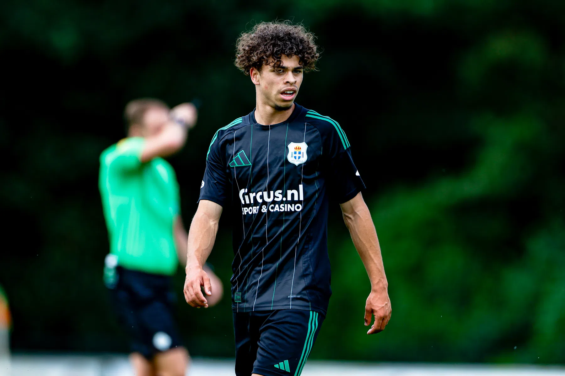 Zoon van Jong Oranje-coach Reiziger tekent profcontract bij PEC Zwolle