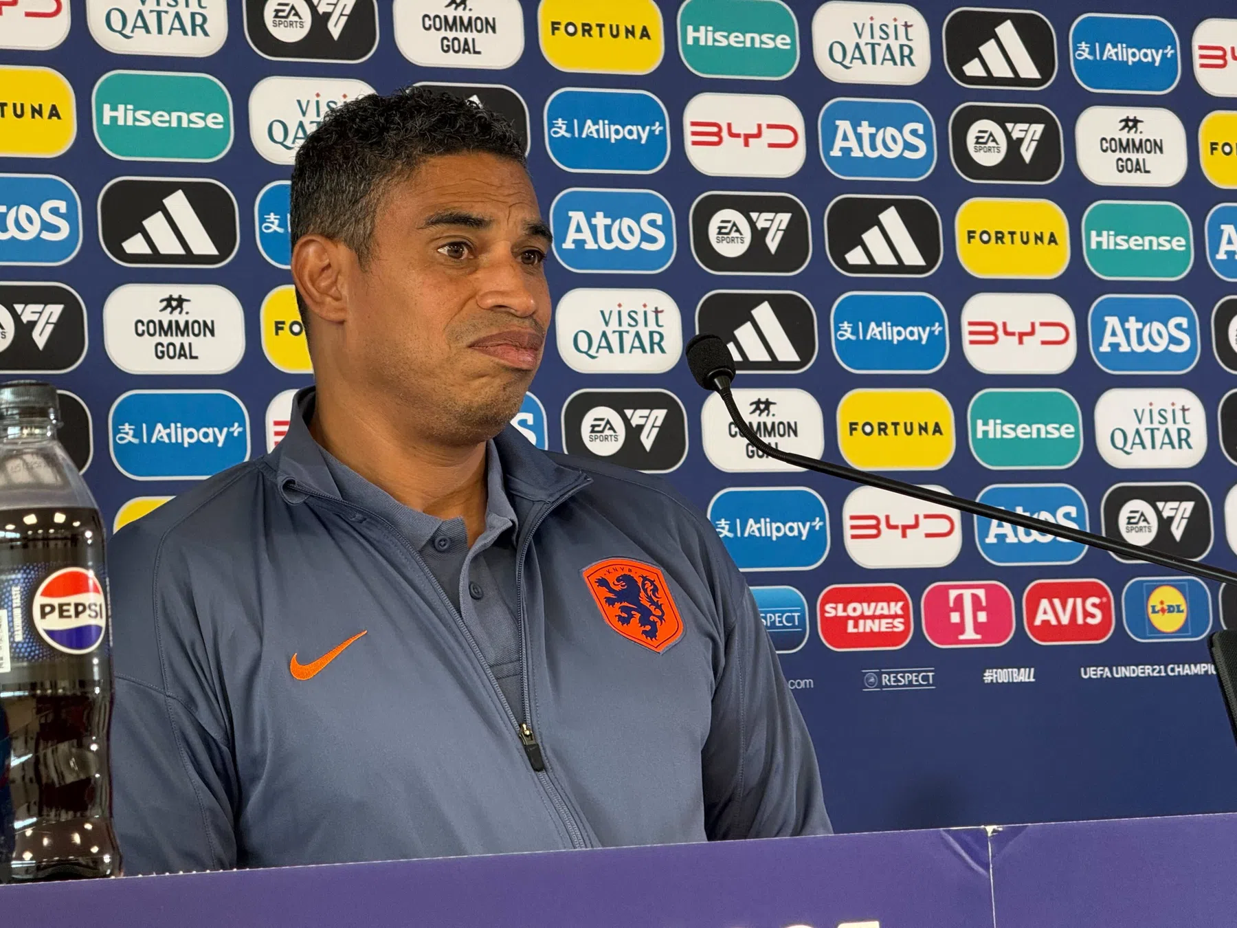 Valente verovert zijn plek bij Jong Oranje: 'Hij heeft een goede vorm'