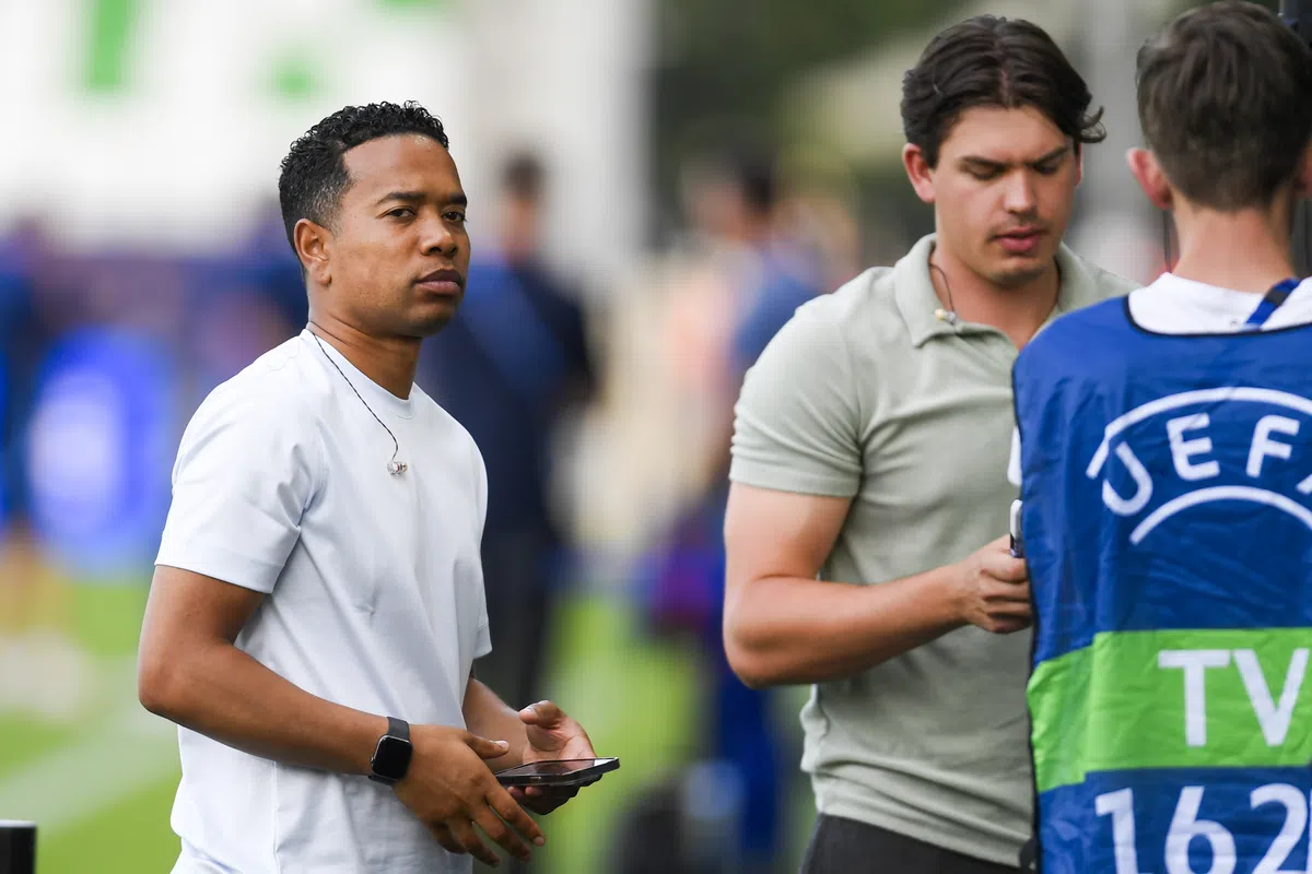 Witte rook in Amsterdam: Emanuelson wordt assistent Heitinga