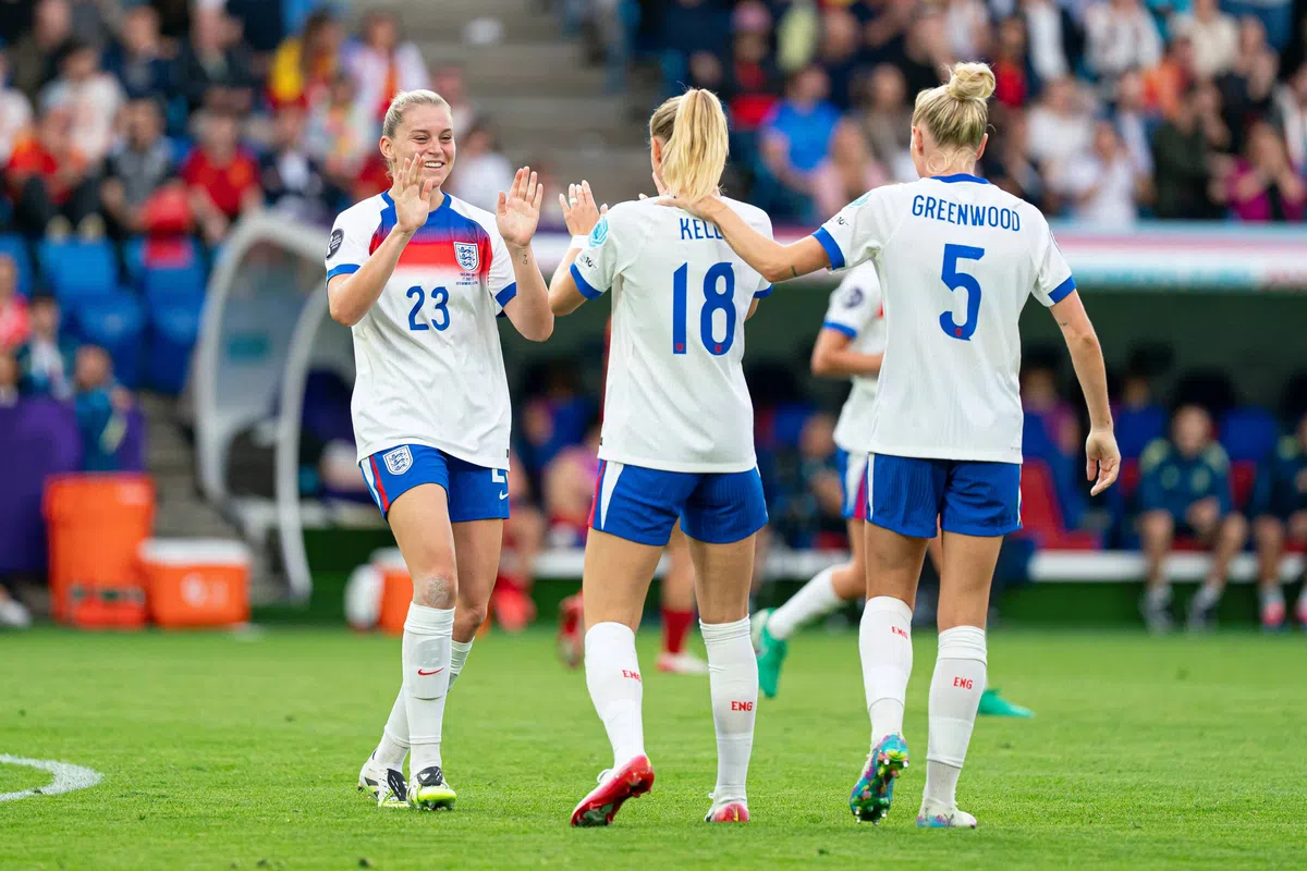 Wiegman voltooit EK-hattrick: Engeland vloert Spanje