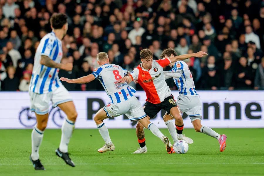 'Het kan best lastig worden bij Feyenoord als Valente het goed blijft doen'