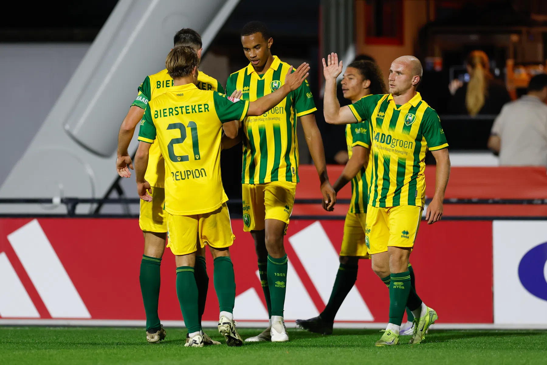 ADO zet vliegende start in KKD voort met zege op Jong Ajax