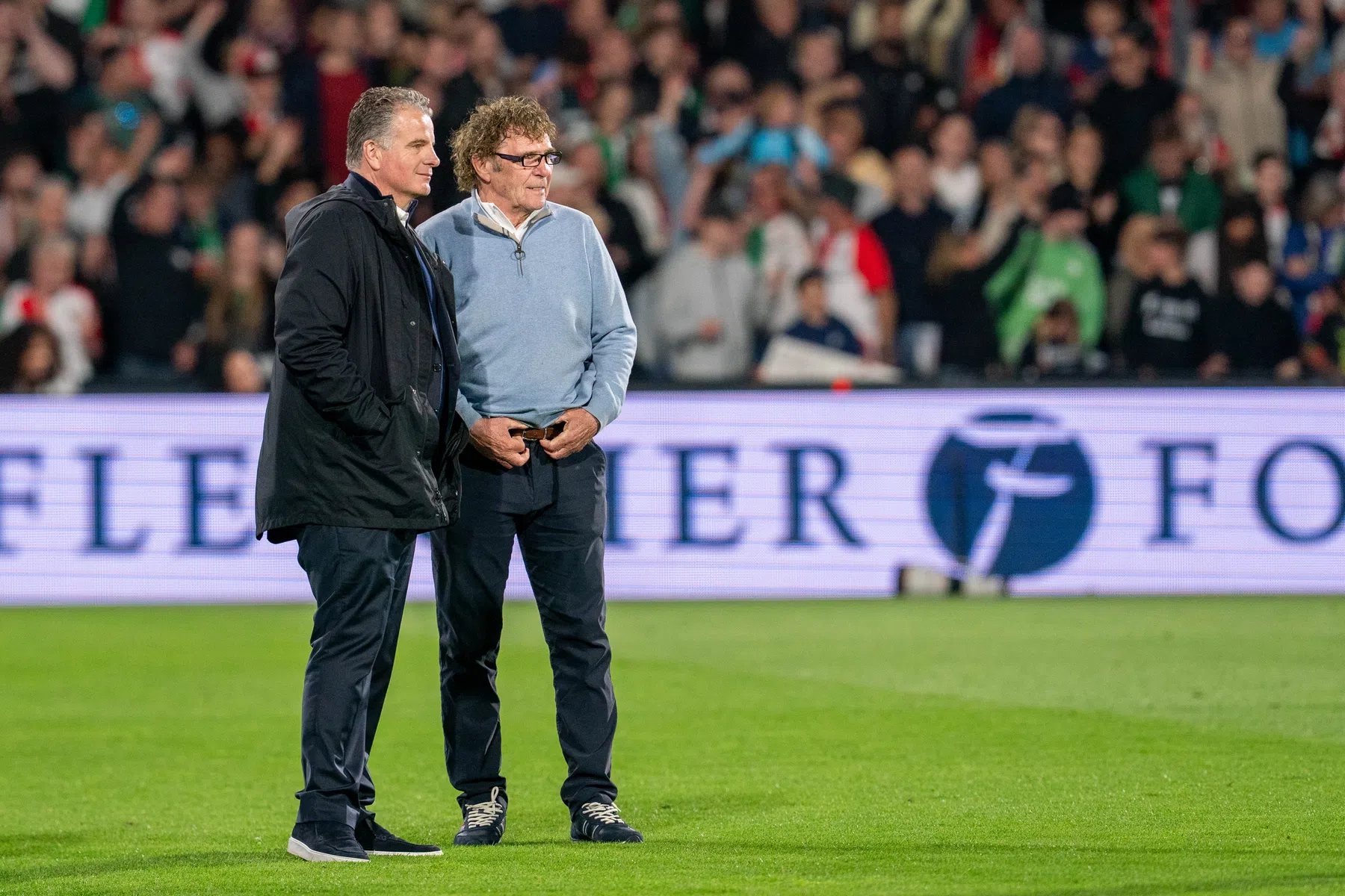 Van Hanegem verrast door 'dronken' arbitrage en visie van Van Persie