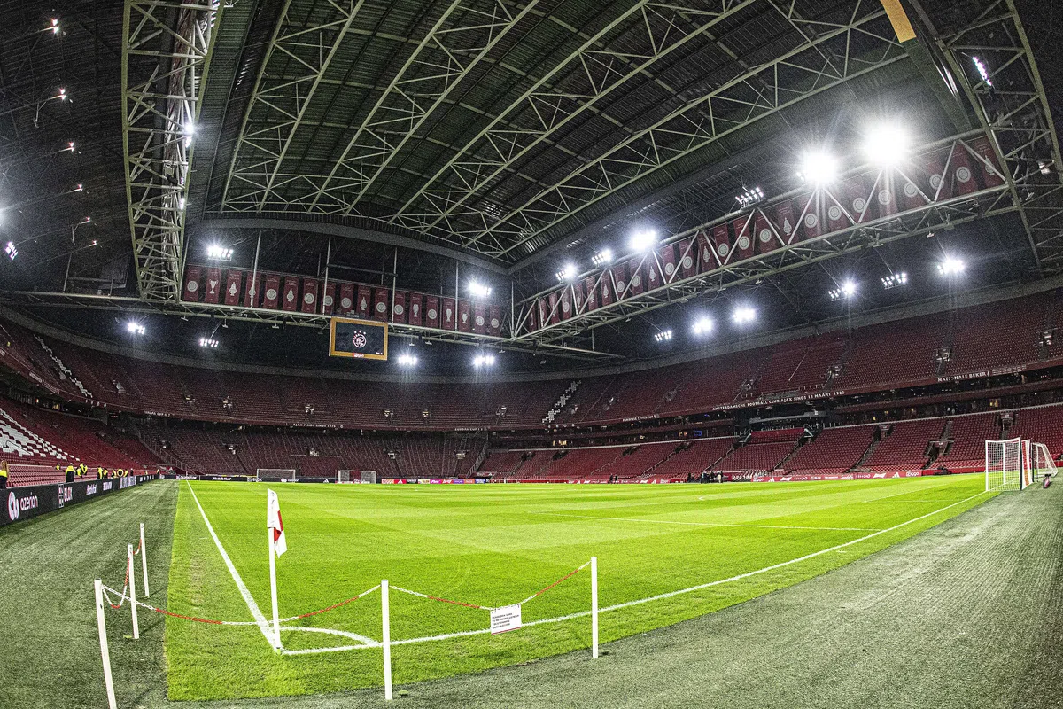 - 37.339.000; dit valt op bij recordverlies Ajax