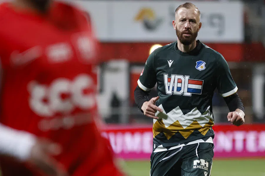 Kevin van Veen is weer voetballer: 'Trots dat ik hier nog ademend sta'