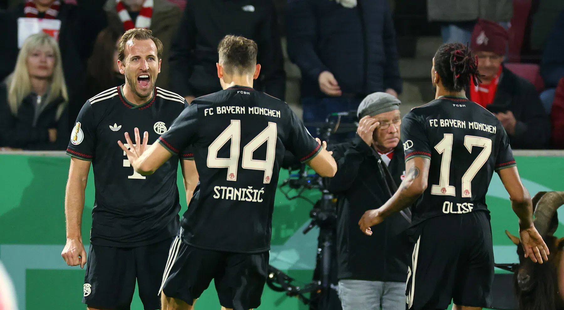Bayern verslaat Van Basten en Gullit met beste start uit ...