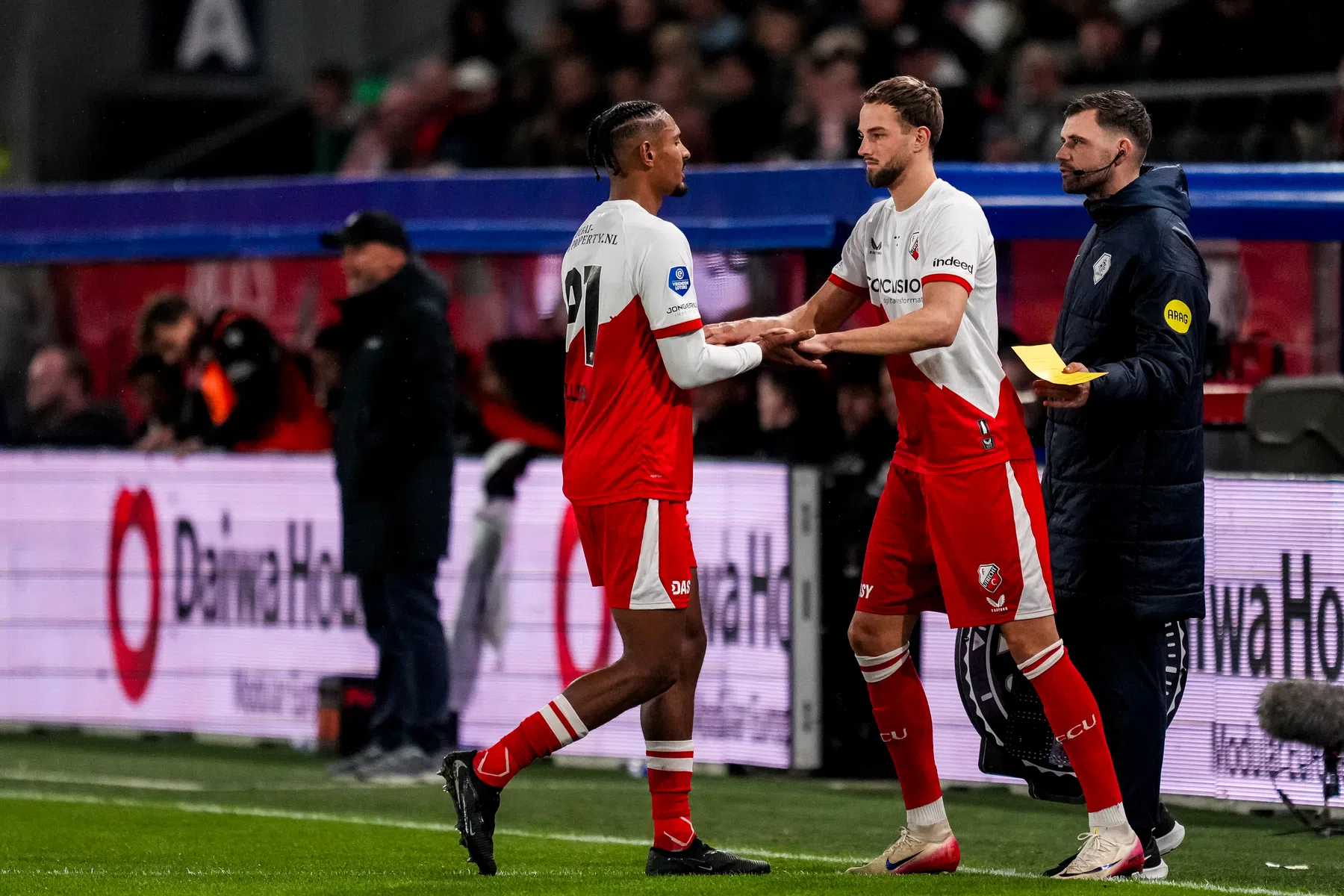 Utrecht met Min en Murkin tegen Porto, Haller op de bank