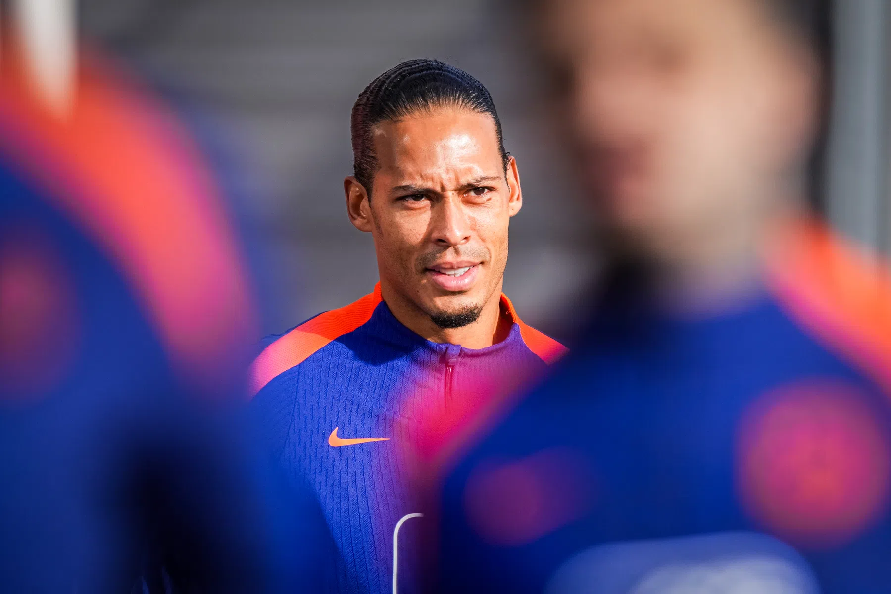 Virgil van Dijk evenaart Frank de Boer als recordaanvoerder Oranje