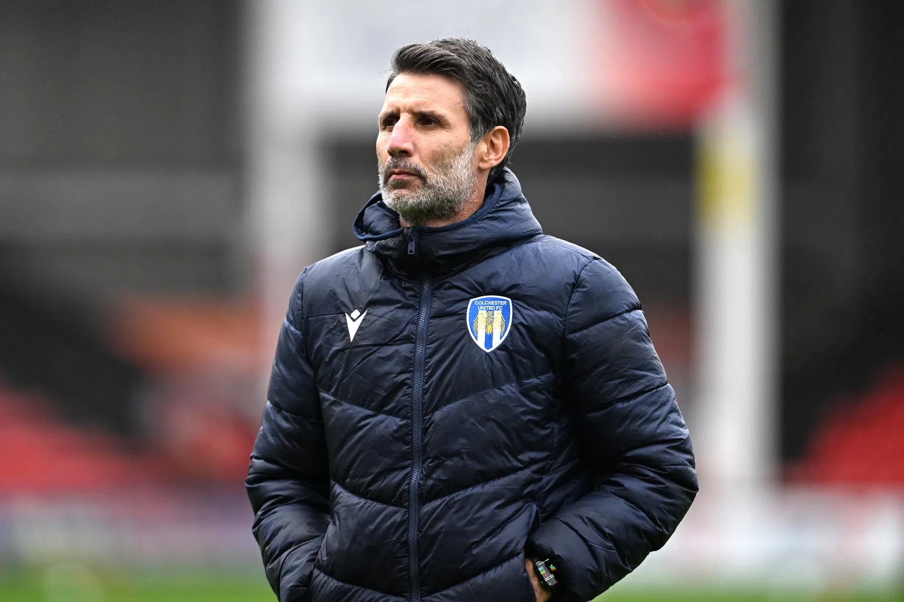 Colchester met taxi's naar League Two-duel na dubbele lekke band