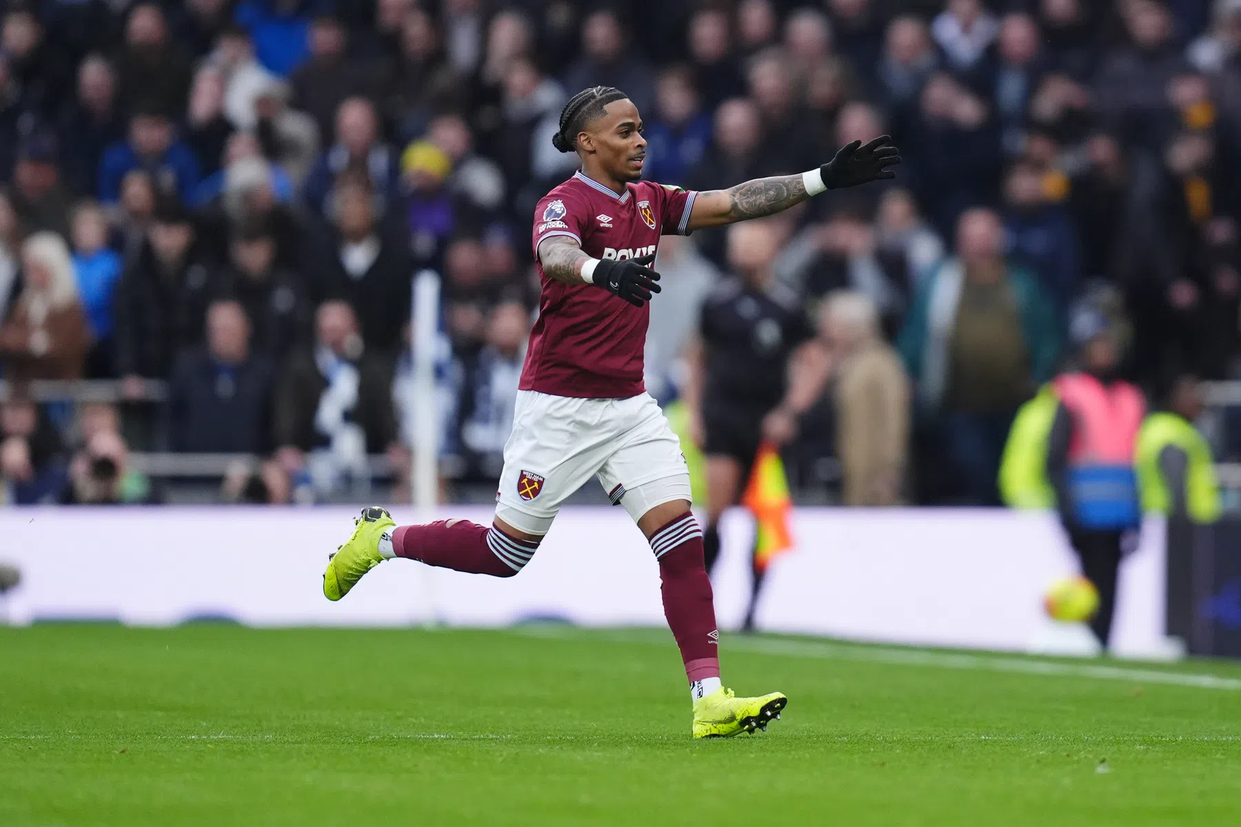 Summerville straalt na treffer voor West Ham in derby: 'Ben nu een ...