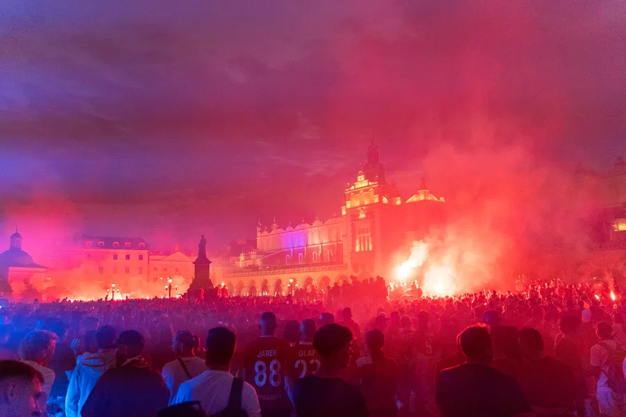 Krakau in extase: gevallen topclub Wisla na chaosjaren terug op hoogste ...