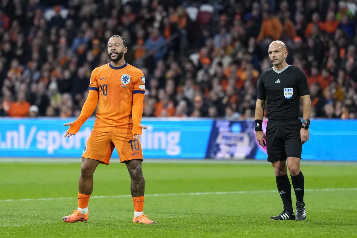 Oranje voor het eerst tegen Algerije, Memphis jaagt op Van der Vaart