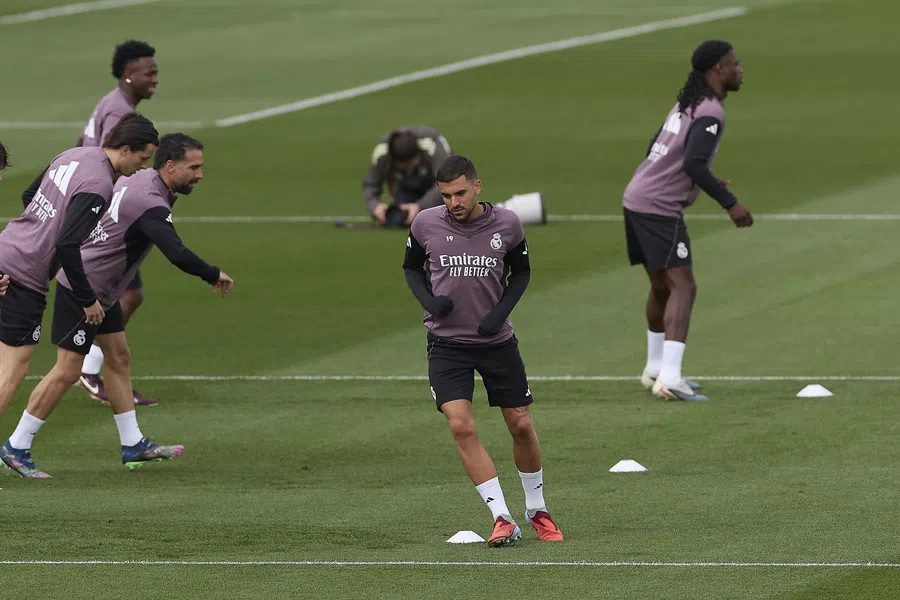Ajax denkt aan Ceballos