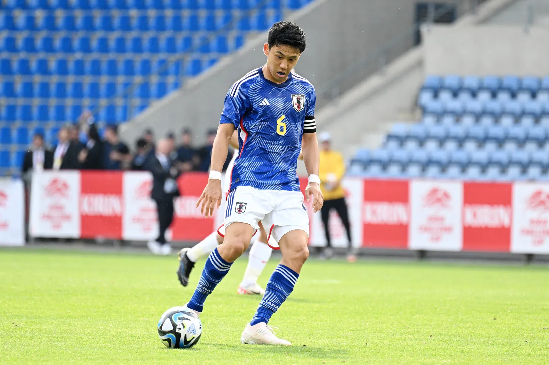 Tijd begint te dringen voor Endo: Japan-aanvoerder mist derde training ...