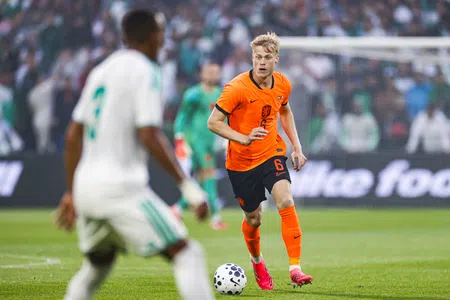 Van Hecke emotioneel en trots: 'Mijn vader was gek van het Nederlands ...