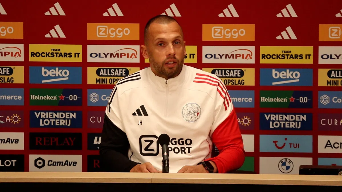 Heitinga: 'Ik bel elke dag met Alex, maar ik bepaal de opstelling'