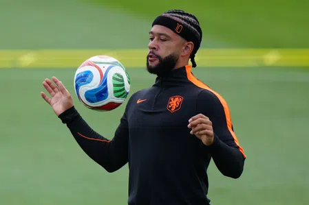 Memphis lijkt fit: 'Maar ik zou met Malen beginnen'